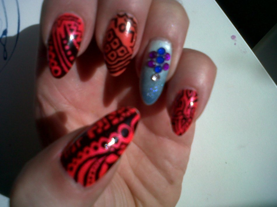 And with a POWDER GRADIENT contrast nail.